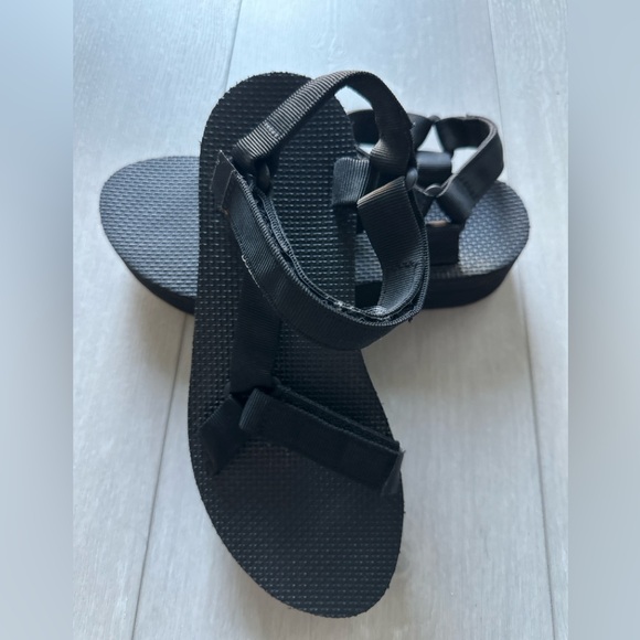 Teva | Shoes | Teva Flatform Black Platform Sandals 9 | Poshmark